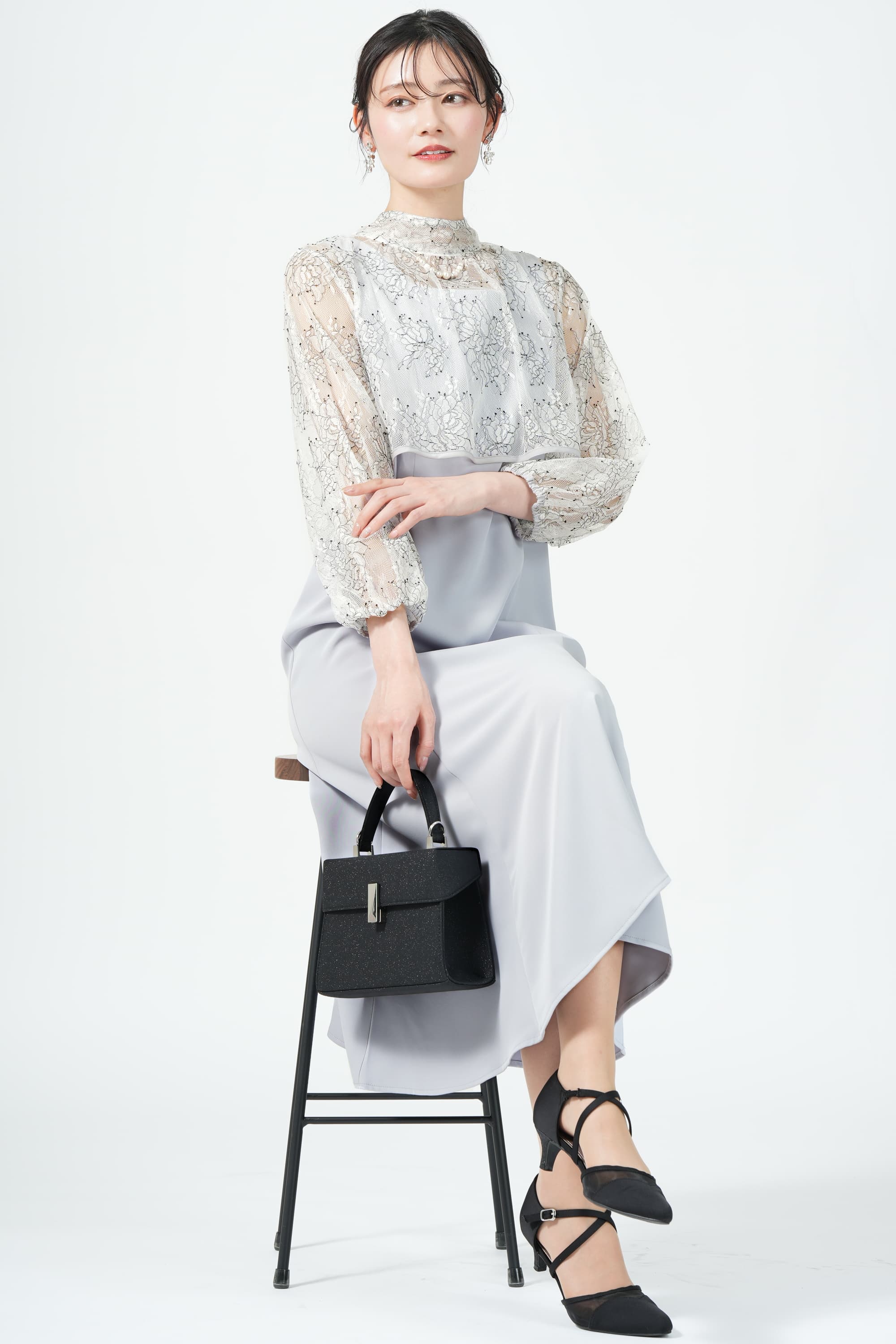 Feroux 花刺繍ボレロレイヤードライトブルードレス (M) をレンタル - 結婚式パーティーのドレスレンタルはおしゃれコンシャス